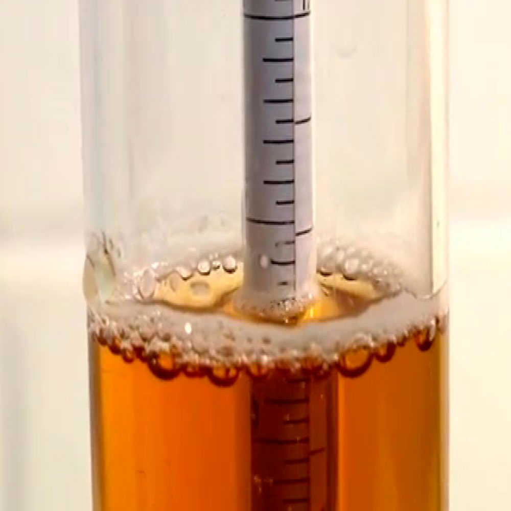 ¿Cuál es la función del densímetro en la elaboración de la cerveza?
